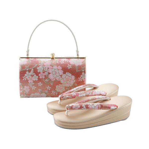 商品情報新品　白梅 振袖用の草履バッグセットです着物の柄にあるお色で小物を合わせてみたりコーディネートは色々です 素材ポリエステル、レーヨン、絹他 サイズバッグ：約21×10.5×13cm（持ち手含まず）草履: 全長約24.0cm かかとの...