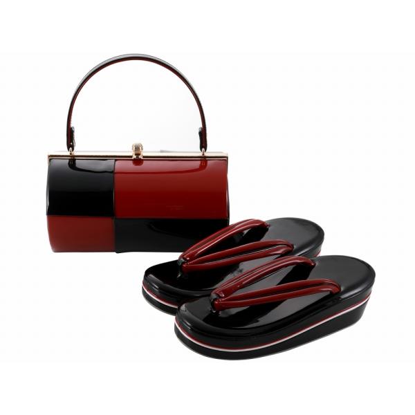 商品情報新品　振袖用の草履バッグセットです合わせやすいシンプルなツートンカラーです。 素材合皮ほか サイズバッグ：約21×12×11.5cm（持ち手含まず）草履S：全長約22cm かかとの高さ約6.0cmF：全長約24cm かかとの高さ約6...