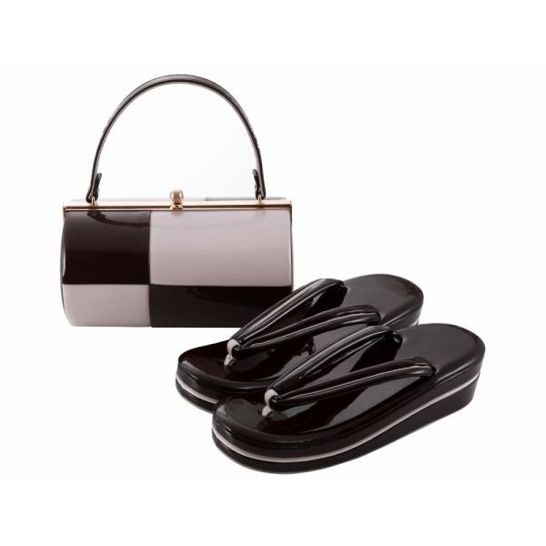 商品情報新品　振袖用の草履バッグセットです合わせやすいシンプルなツートンカラーです。 素材合皮ほか サイズバッグ：約21×12×11.5cm（持ち手含まず）草履F：全長約24cm かかとの高さ約6.0cmLL：全長約25cm かかとの高さ約...