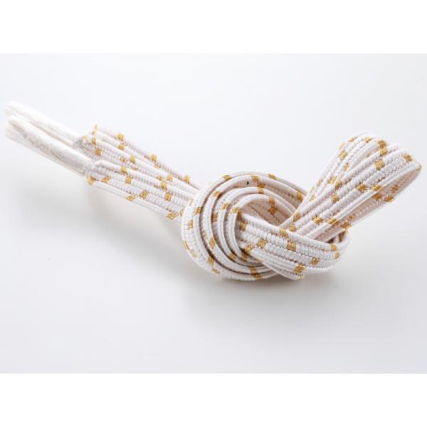 商品情報新品金属糸を使用しています黒留袖などに合わせていただく帯締めです※訳内容：一部黒・灰の繊維を織り込んでしまっている部分があります。(こちらは訳あり商品です。交換・返品承る事出来ませんので予めご了承くださいませ。) 素材正絹100％（...