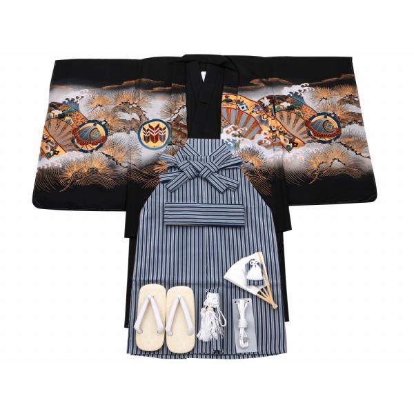 商品情報新品５歳男の子用の祝着フルセットです必要な物が入ったトータルセットです［セット内容］着物・羽織・長襦袢・袴・角帯・雪駄・お守り・扇子・羽織紐・懐剣※化粧箱は別売り（税込み880円）です※訳内容：襦袢に色移り・小さな汚れがございます ...