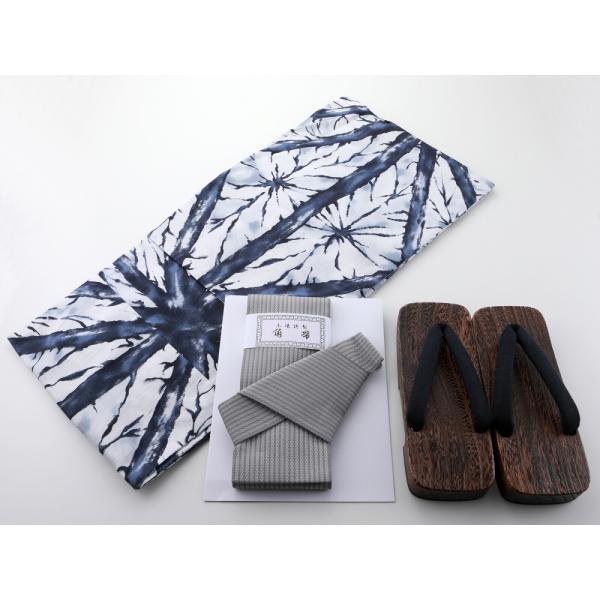 商品情報新品紳士用の仕立て上がりの浴衣と帯・下駄の３点セットです。セットでお届けなのですぐにお使い頂けます！お仕立て上がりの浴衣のサイズを選ぶ場合、適応身長より選ぶか、普通体型であれば身長から30cm程度引いた着丈が目安となります。体型に特...