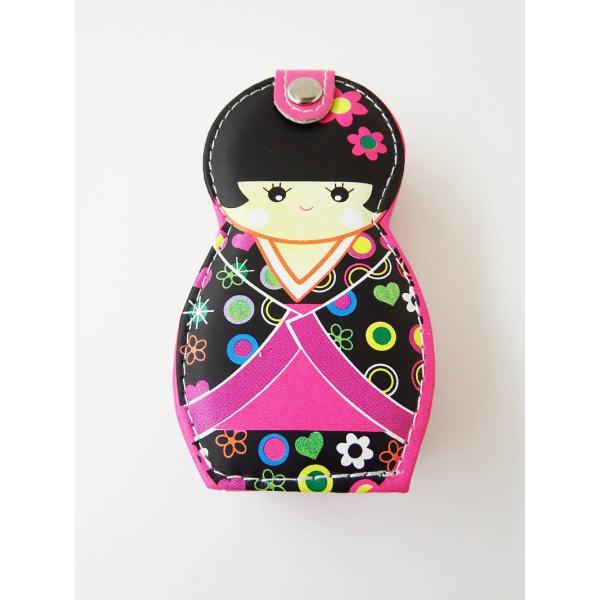 商品情報新品　爪切り6点セットです。爪やすり・毛抜き・爪切り・爪切り（甘皮用）・眉用ハサミ・耳かき和柄 着物ケース※訳説明：ハンパ入荷商品ですこちらは訳あり商品です。（交換・返品不可とさせて頂いておりますのでご了承下さいませ。） 素材ケース...