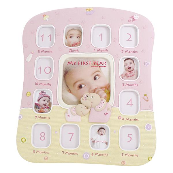 ★本体サイズ：幅25.8cm × 高さ30cm × 奥行2.5cm★ウィンドウサイズ：　　幅3.4cm x 高さ4.3 cm - 12枚　　幅9cm x 高さ9cm -1枚★素材：ポリレジン・PET★製造国：中国