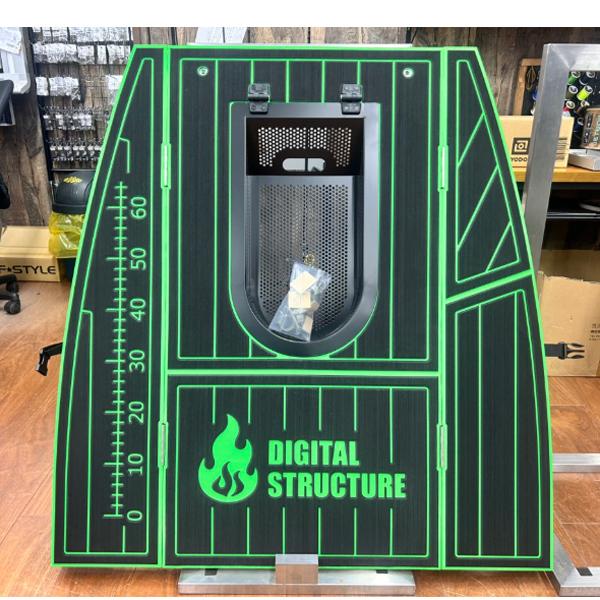 「DSハイデッキSeaDek」のオフセットトレーが”開閉式となり”新登場！DSハイデッキ本体のみの場合、12ft・ローボートに対応！吊り下げバー（オプション）をご購入いただけますと、14ftボートにも取り付け可能となります！免許不要艇でのご...