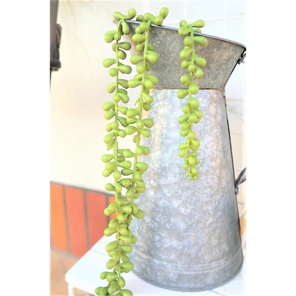 フェイクグリーンなので手間いらず、お部屋やリビングなどでもお楽しみいただけるフェイクグリーンピック♪置いたり、刺したりしてディスプレイをお楽しみ頂けます。