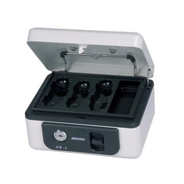 マスターロック・セントリー 手提金庫 SCB-6 ・オフィスで！イベントで！ご家庭で！　軽くて丈夫、実用的で使い勝手の良い手提げ金庫小型です。