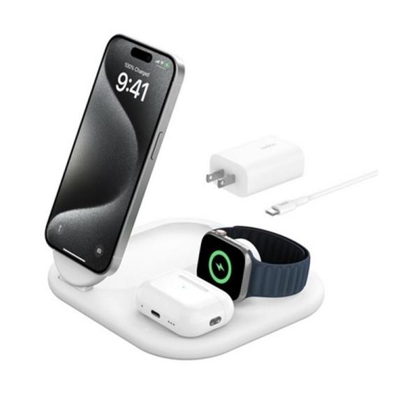 Belkin（ベルキン） BoostCharge  Qi2 3-in-1 折りたたみ式ワイヤレス充電器 WIZ029dqWH ホワイト・3台のデバイスを同時にワイヤレス充電・強力なマグネット式装着でしっかり固定・折りたたみ式スタンドで持ち運...