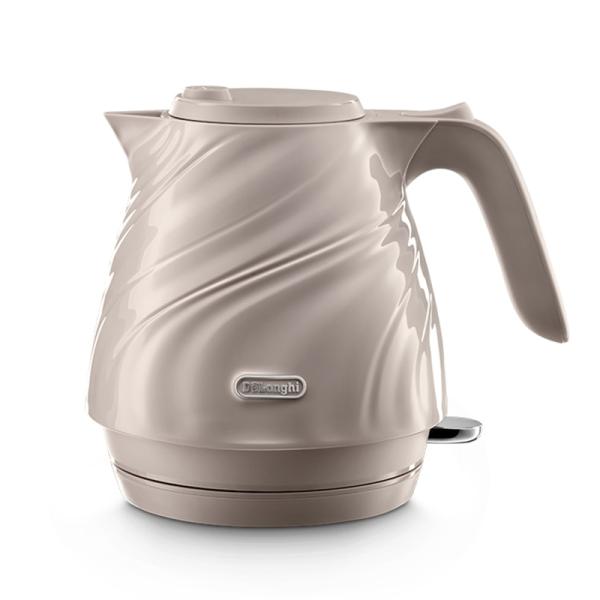 デロンギ セタ 電気ケトル　0.8L KBS1200J-BG ベージュ・デロンギ史上、もっとも軽くてコンパクトな0.8L電気ケトル【Seta(セタ)】・シルクのドレープのような優雅でなめらかな質感・イタリアならではの芸術性と職人技を感じさせ...