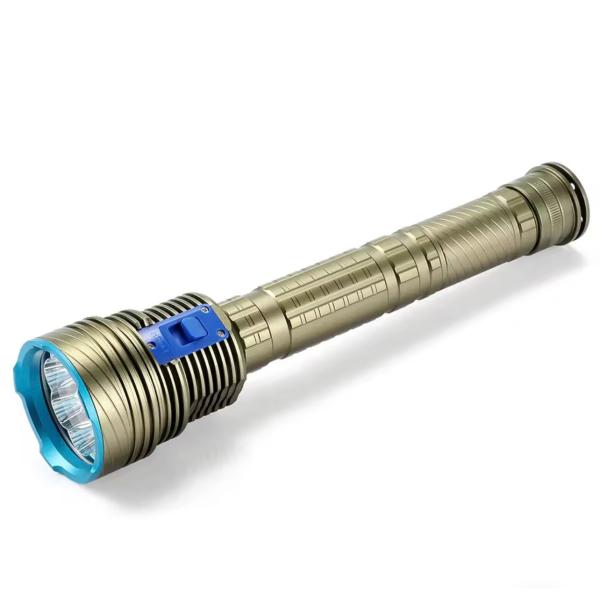 プロ仕様newタイプ サイズ内径：S / M  - 約17 x 13 cm（6.69 x 5 "）； L / XL  - 約19 x 13 cm（7.48 x 5"）電池サイズ　18650　3本使用（含まれていません)付属　ダイビングライト...