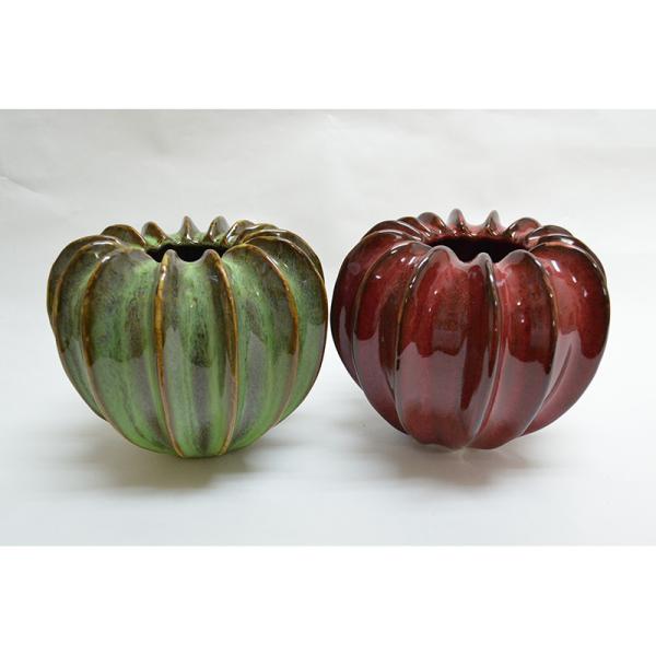 パンプキンフラワーベースデザインフラワーベースメーカー DES POTS の製品です。陶器でありながら自然物のような形状をしており、どこか幻想的なカラーリングで独特の世界感を作り出しています。日本国内でもほぼ見かけることのできないDES P...