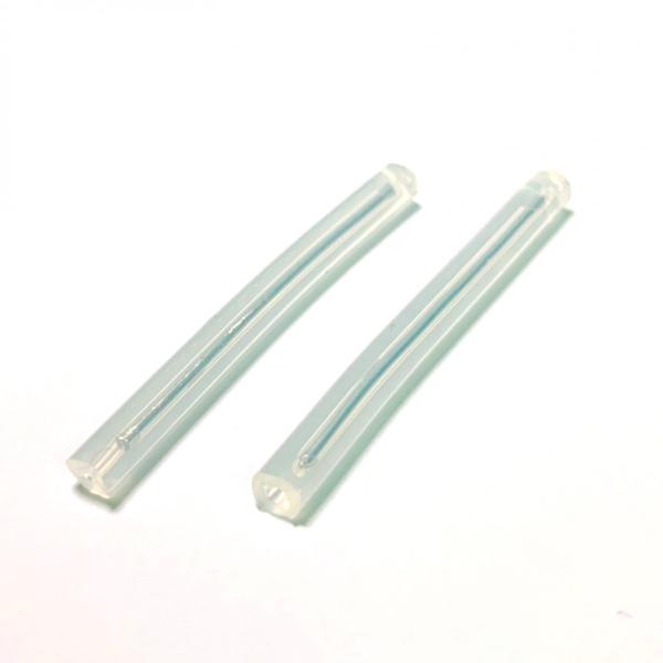 本格シリコンを使用しております。まぶたなどの敏感な箇所でのアレルギーなどによるかゆみも一切なく耐久性にも優れ何度でも半永久的に繰り返しご使用できます。また、ロットの中心にアルマイト芯で角度調整がしやすく扱いやすくなっています♪※サイズの目安...