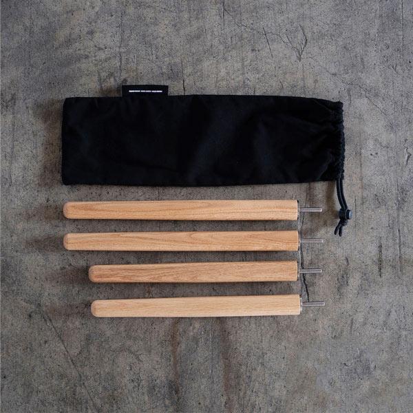 この商品はグランドチェアミドルハイキット（脚のみ）になります。レギュラーの高さのものをミドルハイにするためのキットになります。このキットを取り付けると約8cm高くなります。サイズ：（キット取り付け時）W735 x D780 x H835 S...