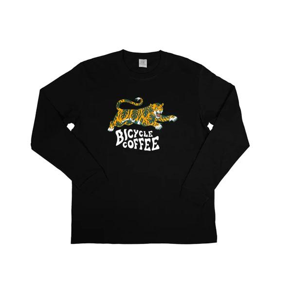 モンステラ柄のタイガーを配したインパクト大なロングスリーブTシャツです。尻尾はヘビになっています。■Black : Cotton 100%■Grey Heather : Cotton 90% Polyether 10%■Made in Ch...