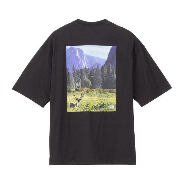 オーガニックコットンを使用した、ビッグシルエットのTシャツ。非常に細い40番手の糸を2本撚り合わせて1本にした糸で編んだ生地は適度な厚みとハリ感があり、きめが細かく肌触りがよいのが特長です。UVケア(UPF15-30、紫外線カット率85%以...