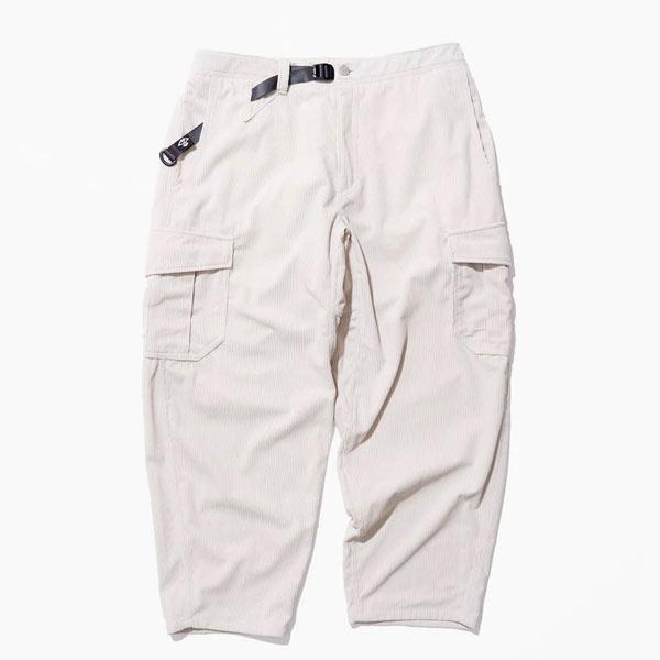 TONEMASTER × ROKX CARGO PANT CORDUROYマイク・グラハムが2007年に立ち上げたもう一つのクライミングウェアのブランド「STONEMASTER」とのコラボパンツ。ストーンマスター独自のポケット収納システムで...