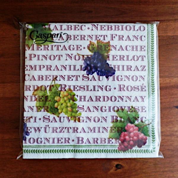 パーティなどおもてなしの席にテーブルの上のアクセントとなるペーパーナプキン10枚入り。3枚重ねのしっかりとした厚みで、お食事の時の紙ナプキンとしてハンドメイドお好きな方向けのカルトナージュ、デコパージュにもおすすめです。お家でのカフェタイム...