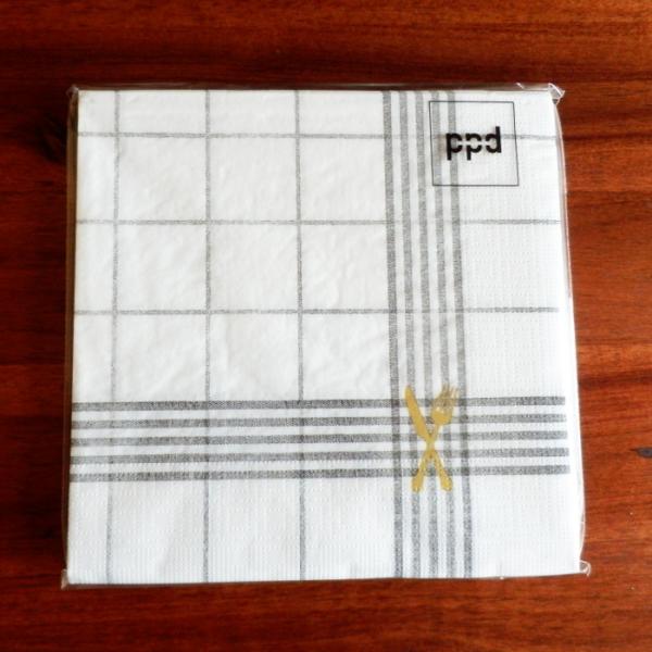 パーティなどおもてなしの席にテーブルの上のアクセントとなるペーパーナプキン10枚入り。3枚重ねのしっかりとした厚みで、お食事の時の紙ナプキンとしてハンドメイドお好きな方向けのカルトナージュ、デコパージュにもおすすめです。お家でのカフェタイム...