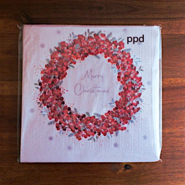 パーティなどおもてなしの席にテーブルの上のアクセントとなるペーパーナプキン10枚入り。3枚重ねのしっかりとした厚みで、お食事の時の紙ナプキンとしてハンドメイドお好きな方向けのカルトナージュ、デコパージュにもおすすめです。お家でのカフェタイム...