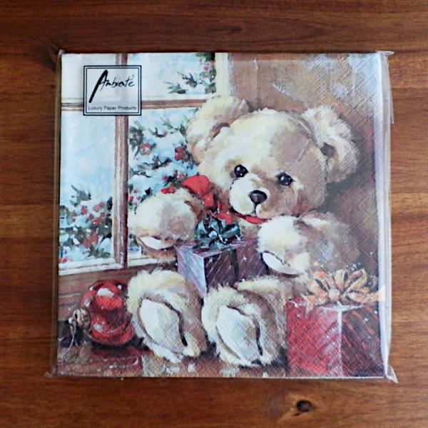 パーティなどおもてなしの席にテーブルの上のアクセントとなるペーパーナプキン10枚入り。3枚重ねのしっかりとした厚みで、お食事の時の紙ナプキンとしてハンドメイドお好きな方向けのカルトナージュ、デコパージュにもおすすめです。お家でのカフェタイム...