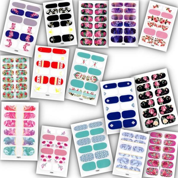 派手すぎず、ポップすぎない。大人かわいらしいデザインのネイルシールです。※このシールは製造メーカーから直輸入し、化粧パッケージ包装を省いた簡易包装品となります。ご理解の上お買い求めください。□台紙サイズ□約9cmx約5.6cm