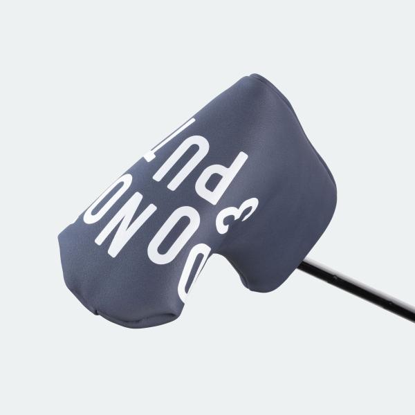 マットな仕上がりの日本製PVCレザーを使用したマグネット式のパターカバー（ピン型・オマレット型対応）です。中地に軟質EVAシートと10mmのウレタンフォームを使用し強度を高めています。裏地にはパターの脱着時の過酷な摩擦にも優れ、加えて高いレ...