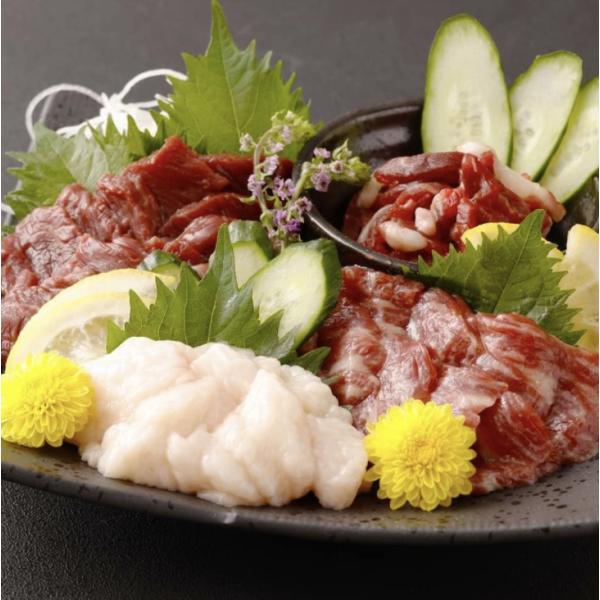 【内容量】約250g ( 上霜降り50g、赤身約100g、コーネ（カナダ産国内肥育）50g、ユッケ50g※■　小分けパック・1パック約50gもしくは約100gの小分けサイズになります。・1パックあたり、多少グラム数が前後する可能性がございま...