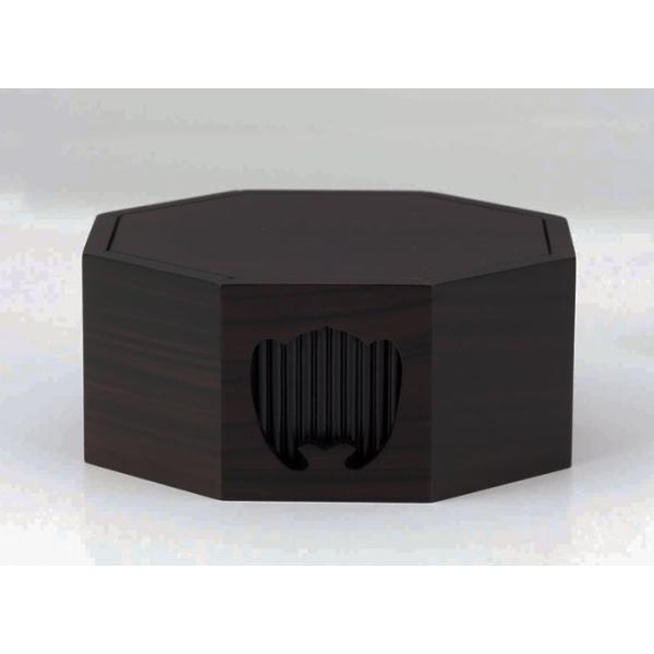 仏像台 仏具 八角仏像台 箱台 黒檀 中[大きさ]中：高58×幅131×奥行131ミリ[仕様]黒檀[決済]まことに恐れ入りますが、代金引換でのご購入でのお買い上げは承ることが出来ません。カード決済、もしくは銀行振り込みでご購入お願い申し上げ...