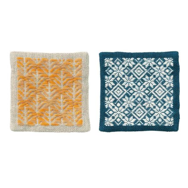 こぎん段染め糸を使用した2種類のコースターが作れます。