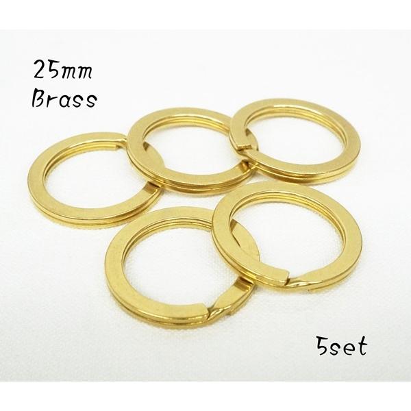 〇素材　真鍮〇カラー　真鍮色(生地色)〇サイズ　内径25mm 外径33mm 厚み3.3mm〇個数　5個厚みのある真鍮生地の平二重リングです。お得な5個セットです。レザークラフトや、キーホルダーなどのカスタムパーツにおすすめです。