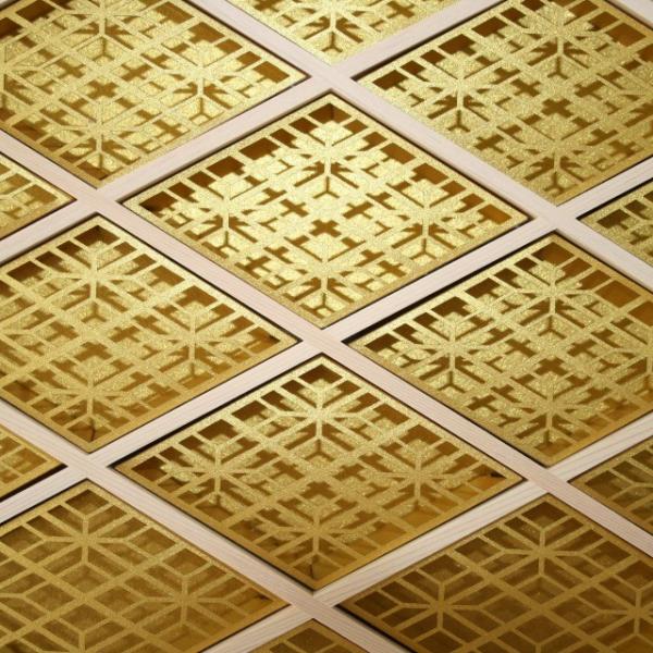 組子細工(組子)に色彩を求めた新発想の額装壁飾り(アートパネル)です。ご自宅の玄関・居間の他、お店のディスプレイにいかがですか。■ 商品分類伝統工芸 組子細工 和風 アートパネル インテリアパネル インテリアアート 壁掛け 壁飾り 木製 障...