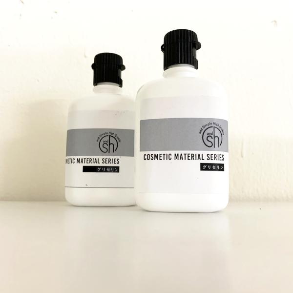 100ml(50ml×2個) 植物由来の食品に添加できる食品添加物基準 をクリアした食添グリセリンです。このグリセリンは高品質の純グリセリン分が99%以上の国産植物性濃グリセリンとなります。化粧品などの原料としてお使いくださいませ。区分:雑...