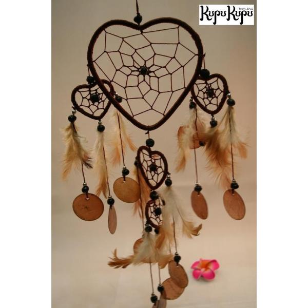 アジアン雑貨。バリ島から入荷しました。※羽部分はそれぞれ、色目や大きさに多少ばらつきがあります※屋内用インテリア商品です※フックなどに、掛けられますサイズ:Ｈ45cm×Ｗ15.5cm【仕上がりについて】ハンドメイドならではの素朴さや、若干の...