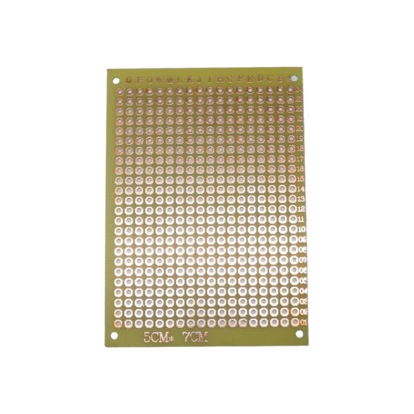 単価は1枚あたりです。材質:FR-4。穴のピッチは2.54mm、厚さ1.2mm。