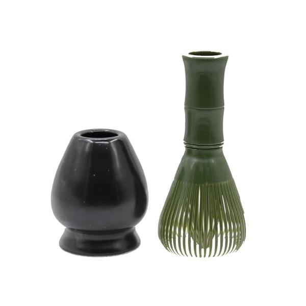 ジャパニーズグリーン/-/94955・Color:グリーン・伝統的な茶道具: この茶せん茶筌は、日本の伝統工芸品です。茶道の際に抹茶を泡立てるための専用ツールです。・高品質な素材: 耐久性のある樹脂製で、長期間の使用に耐えられます。・使いや...