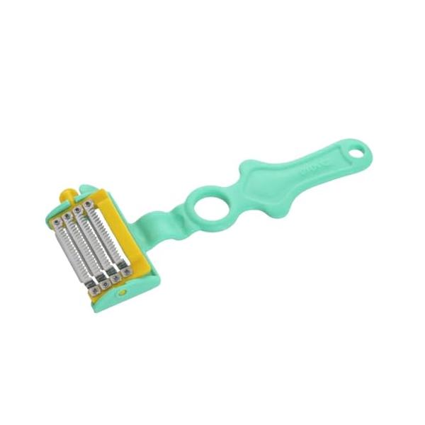 緑/-/TP01SC-AG・ピーラーとして世界初の4枚刃構造・一般的なピーラーが約1.2mmの厚みであるのに対し、シルクカットの厚みは約0.3mm・さっとなでるだけで簡単にシルキーでエアリーな千切りができます。