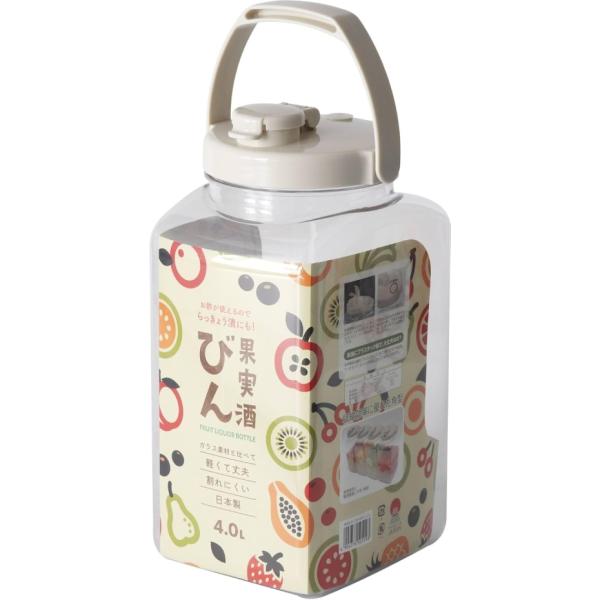 【軽量で、衝撃にも強いプラスチック製です。】【ロック機能付きの注ぎ口蓋でそのまま注げて便利です。】【発酵時のガスが自動で外へ排出されるガス抜き弁。】