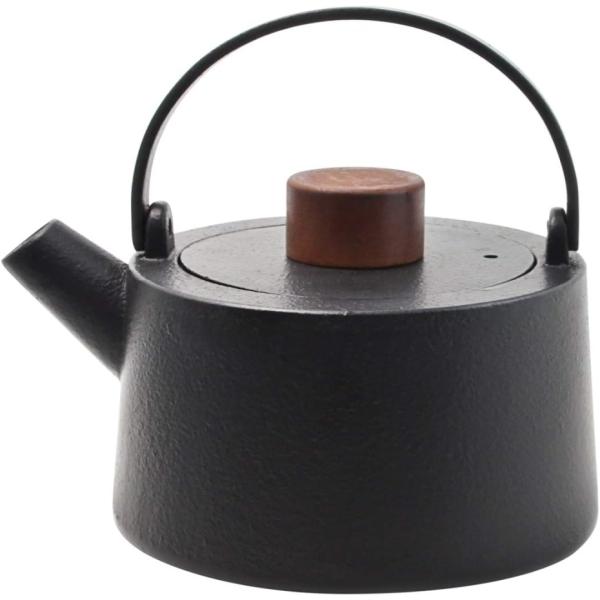 長く使うほどに増していく鉄の風合いを楽しめます。不足しがちな鉄を手軽に日常的に取り入れられます。ご両親や友人などへの大切なプレゼントに