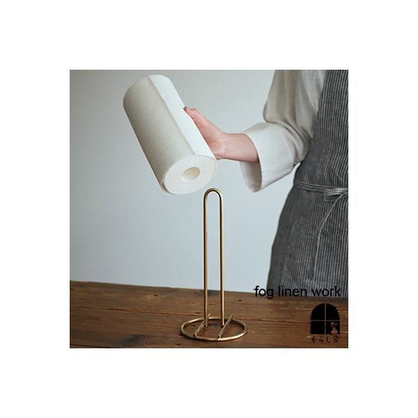 商品詳細シンプルながら機能的なデザインのペーパーフォルダー。てっぺんを持てば移動も簡単。キッチンペーパーにも、トイレットペーパーの予備の収納にも役立ちます。サイズ H 27 × W 13 cm素材 Brass（真鍮）生産国 India備考 ...