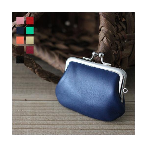 レトロな風合いに心惹かれる『ミニがま口』です。柔らかな牛革素材で、使うほどに風合いが増します。天然素材のカゴや布のバッグにも、こんなシンプルで可愛いお財布が似合います。サイズ 85×75×厚み10mm素材 牛革生産国 日本製※入荷時期により...