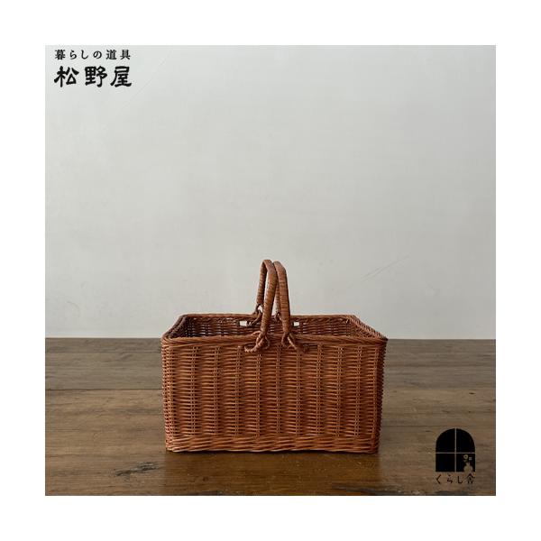お弁当や水筒、おやつを入れてピクニック！に最適なバスケット。 お部屋の片隅に置いておくだけでも絵になる雰囲気なので、収納用のバスケットとしてもおすすめです。サイズ 約 320×220×H160 mm素材 籐（ラタン）生産国 インドネシア備考...