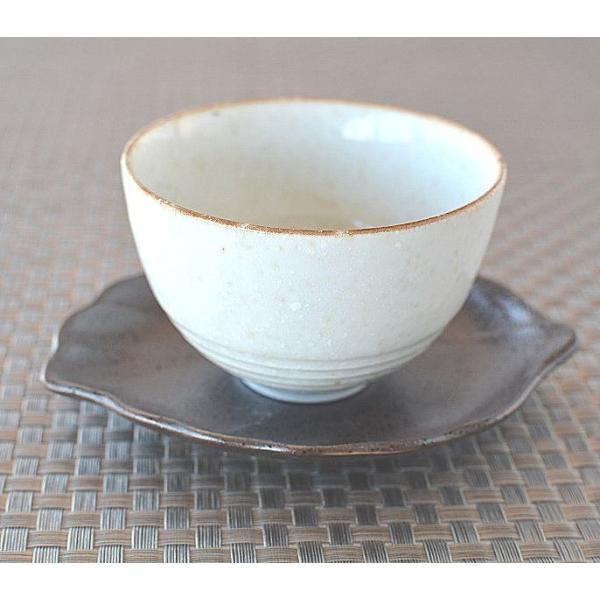 ○カップ φ9×H5.5cm    茶托φ13.5×H1.5cm○容量110cc○磁器製○国産○電子レンジ・食洗機OK湯飲みはでこぼこ感のある手触りです。