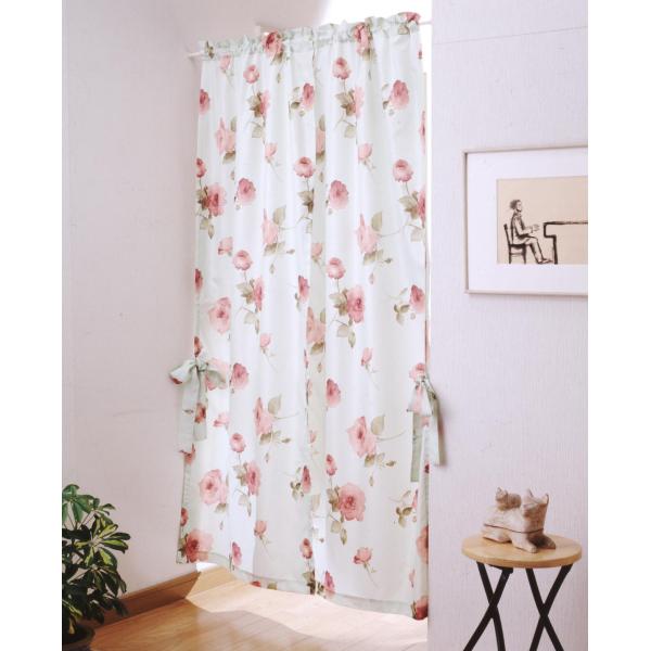 お部屋の雰囲気も暗くならず、圧迫感ありません。足元までしっかり隠れてくれるロングタイプです。すき間から奥も見えにくいです。※つぱり棒はついてきません。〇サイズ：幅130×丈180cm〇素材：ポリエステル100％〇生産国：中国製〇梱包素材：ポ...