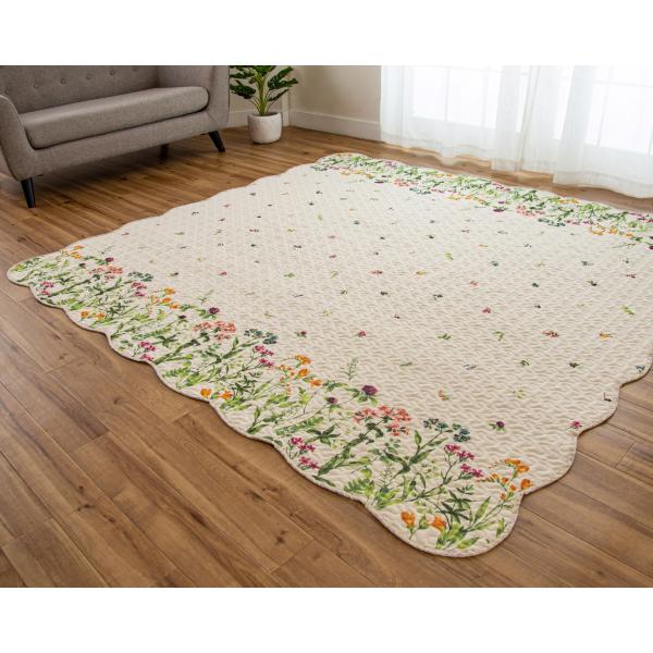 端に大きくあしらわれたボタニカル調の花柄がお部屋の雰囲気を華やかに彩ってくれま、華やかで明るい雰囲気にしてくれます。リバーシブルタイプで、裏面は小さくカワイイ小花柄で気分によって簡単に柄チェンジが出来ます。側面に大きな柄を寄せていることで、...