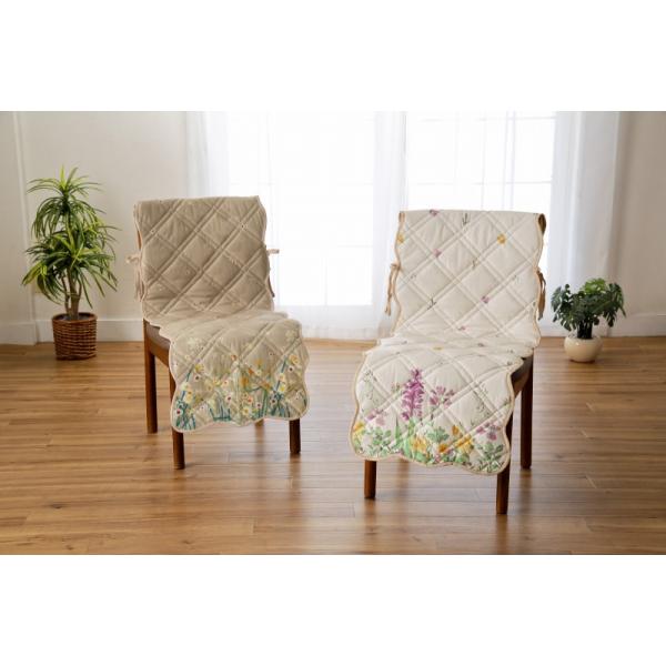 お部屋の中で椅子カバーを使う場所として最初に考えられるのはリビングテーブルでしょうか？ダイニングテーブルはシンプルな形やデザイン、落ち着いた色合いのものが多く無難にまとまりがちな傾向があります。そのためダイニングに華やかさを加えたい場合、色...