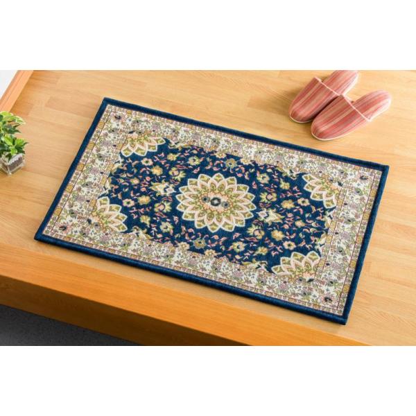 先染めしたたくさんの色の糸も使用し、プリントではなく織柄で表現しました。プリント生地では表せない華やかと高級感があります。 しっかりした生地ですので、丈夫でながーくご使用頂けます。触りごこちをよくするために、一部分を短毛起毛のように少し毛足...