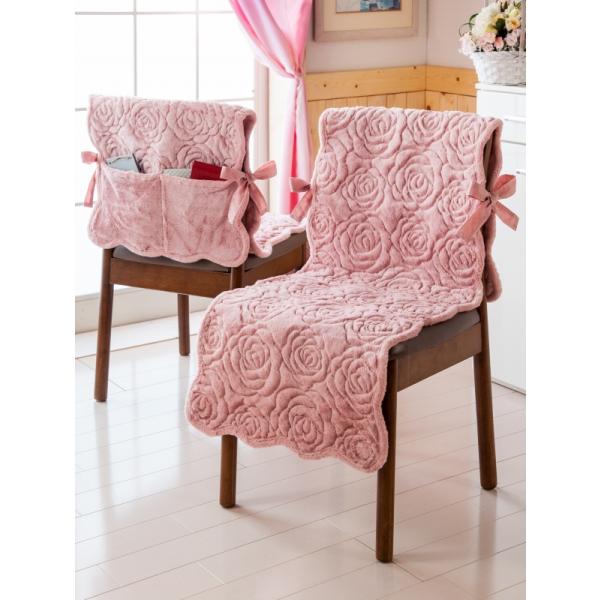 華やかなバラの花がお部屋を華やかに演出♪ 表面はなめらかタッチのマイクロファイバー生地。 背面には小物収納便利なポケット付き！ リボンに見える可愛い固定用紐付き！〇素材：側地・中材：ポリエステル100％〇生産国：中国製〇梱包素材：ポリ袋〇洗...