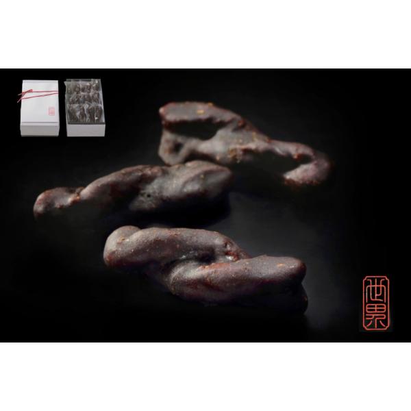 当店の和菓子は全商品新鮮な状態でお届けすることにこだわっている為、日時着指定を希望されている場合（日時指定なしの場合も含む）は、可能な限り指定日に近い日に合わせて製造し発送させていただいております。沖縄県産の黒糖を使用。外側には深く上品な甘...