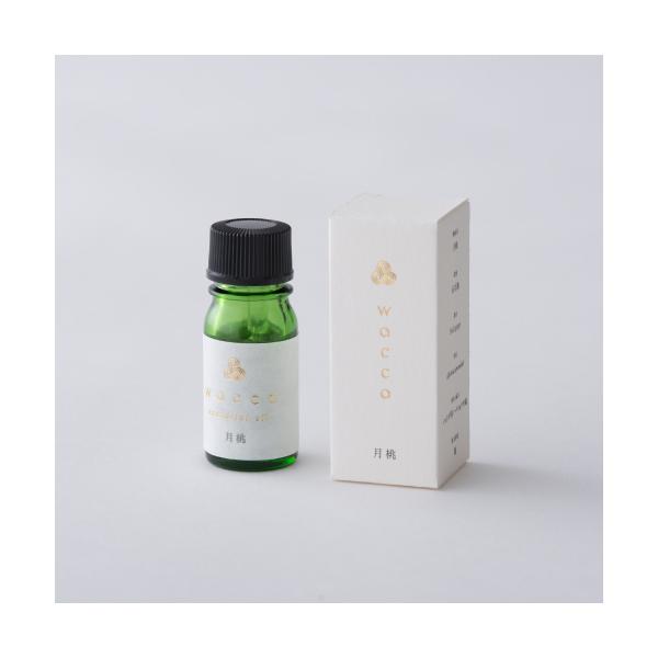 ショウガ科の多年草で独特な香りを持つ月桃。沖縄県石垣島で有機栽培された葉を原料としています。暖かさと爽やかさを兼ね備えた香り。肩の力を抜いて、気ままに楽しみたいときに。【内容量】3ml【品名】月桃【産地】沖縄県石垣島【抽出部位】葉【抽出方法...