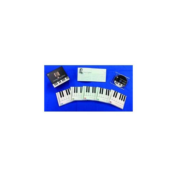 「愛情物語」や「英雄ポロネーズ」の大ヒットで知られるカーメン・キャバレロ。豪快なピアノ・タッチに加え、処狭しと装飾音を交えた奏法は「キャバレロ・タッチ」 の異名でファンを魅了しました。そんな華麗な演奏で知られる彼の大全集。映画音楽、ムード音...